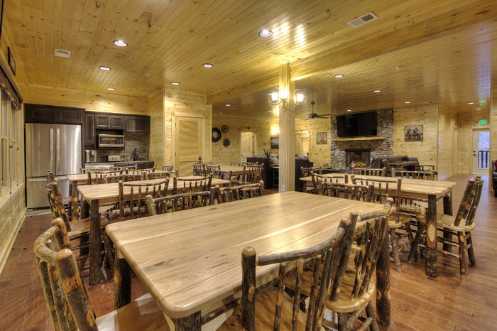 Gatlinburg Cabin - The Gatlinburg Lodge - 20 Bedroom - Sleeps 60