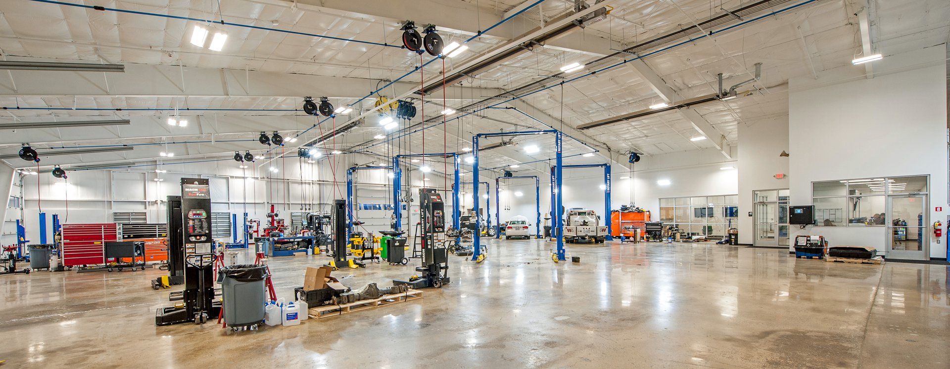 Everett Truck Garage | David E Looper & Company