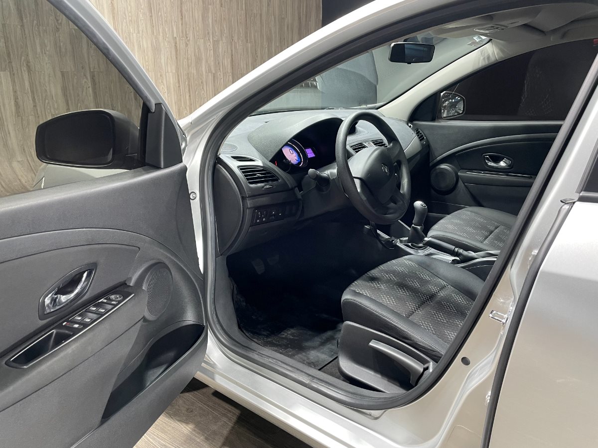 Renault Fluence EXPRESSION 1.6 2016 USD 14,500 | Go Select