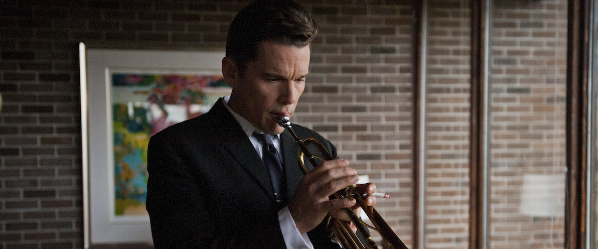 Born to Be Blue movie review & film summary (2016) | Roger Ebert