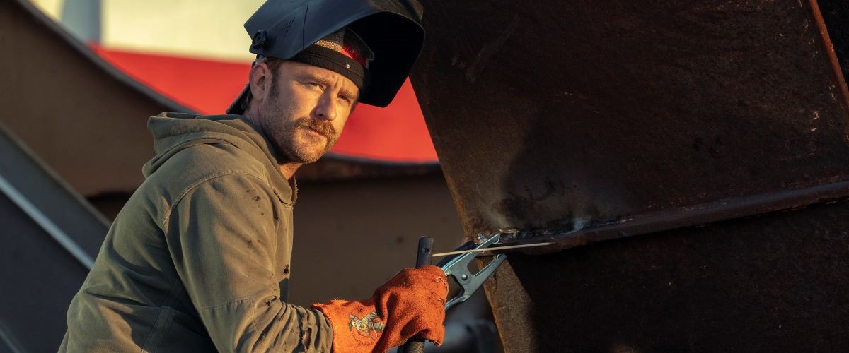 Finestkind movie review & film summary (2023) | Roger Ebert