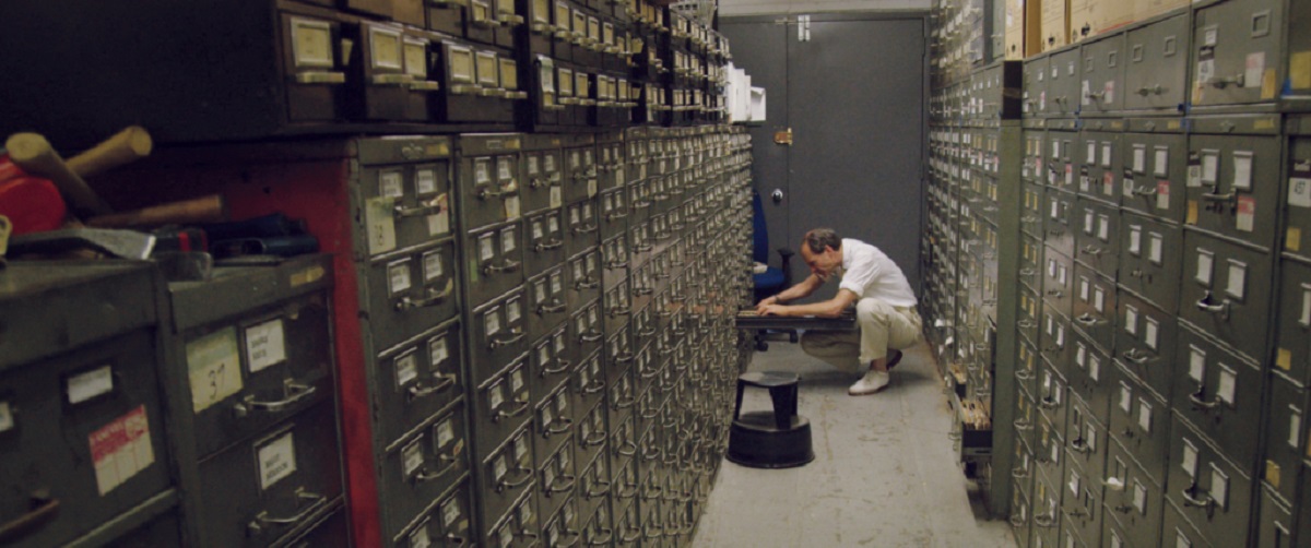 Obit movie review & film summary (2017) | Roger Ebert