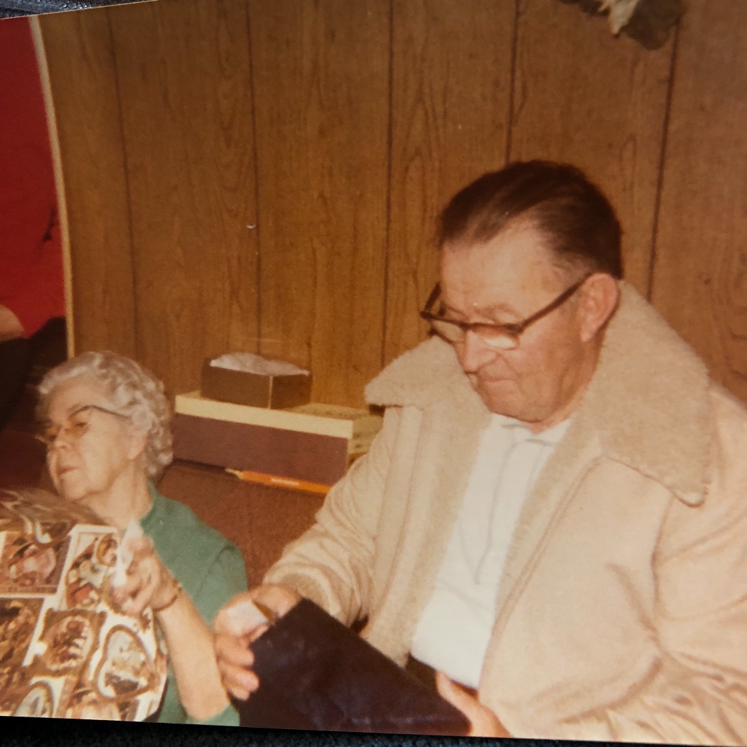 This online memorial is dedicated to Betty Frances Connell Jett. It is ...