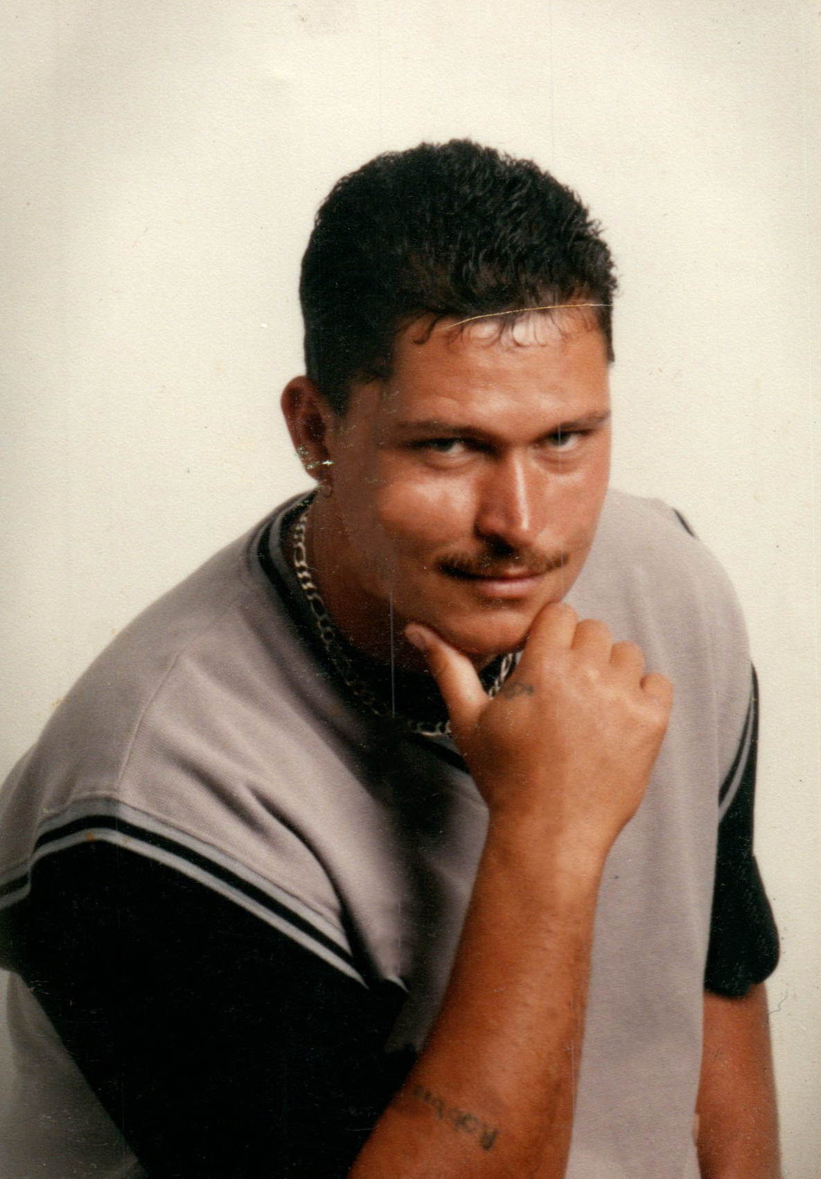 This online memorial is dedicated to Robert "Robbie" Winn. It is a ...