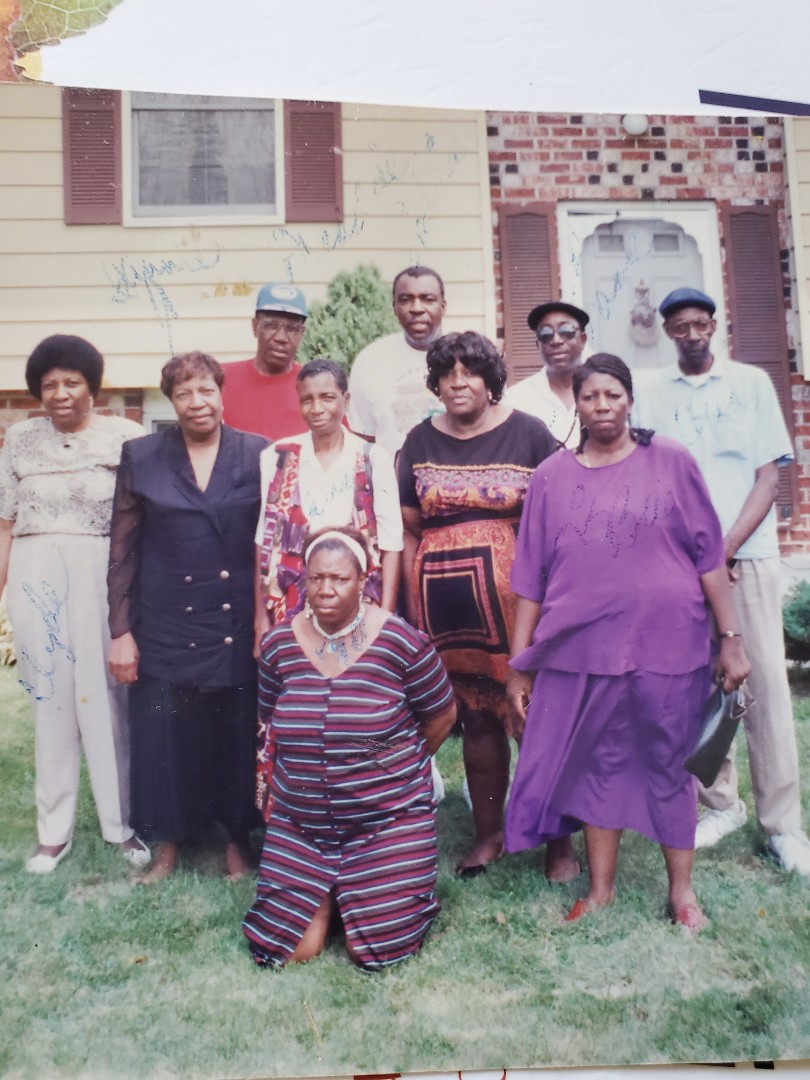 This online memorial is dedicated to Willie Frank Davison. It is a ...