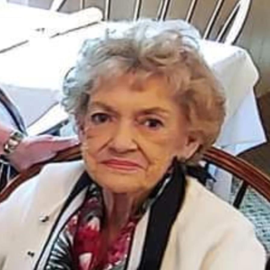 Esther Wilson's Instagram, Twitter & Facebook on IDCrawl