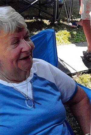 Elizabeth Hamrick's Instagram, Twitter & Facebook on IDCrawl