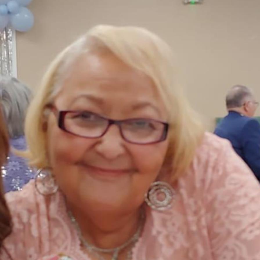 Lydia Medina's Instagram, Twitter & Facebook on IDCrawl