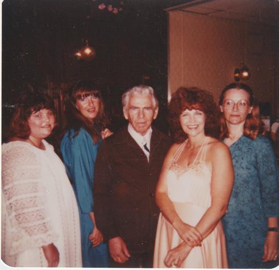 (L) Theresa Draper, Mary Corcoran, Ken Corcoran, Colleen Wells, (R ...