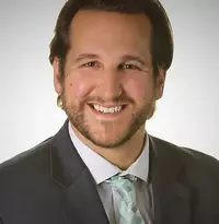 Dr. Alex M. Riordan | Oak Creek, WI Orthopaedic Surgeon | Knee | Stryker