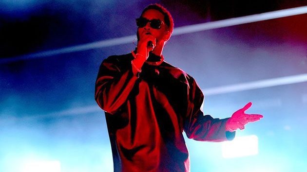 Diddy debuts upcoming single "Gotta Move On" at 'Billboard' Music ...