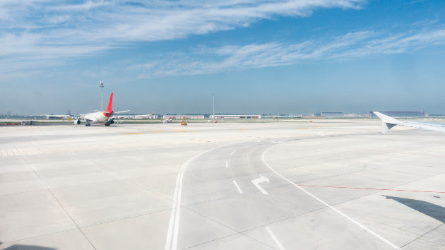 FAA investigating after Delta Boeing plane loses front nose wheel ...