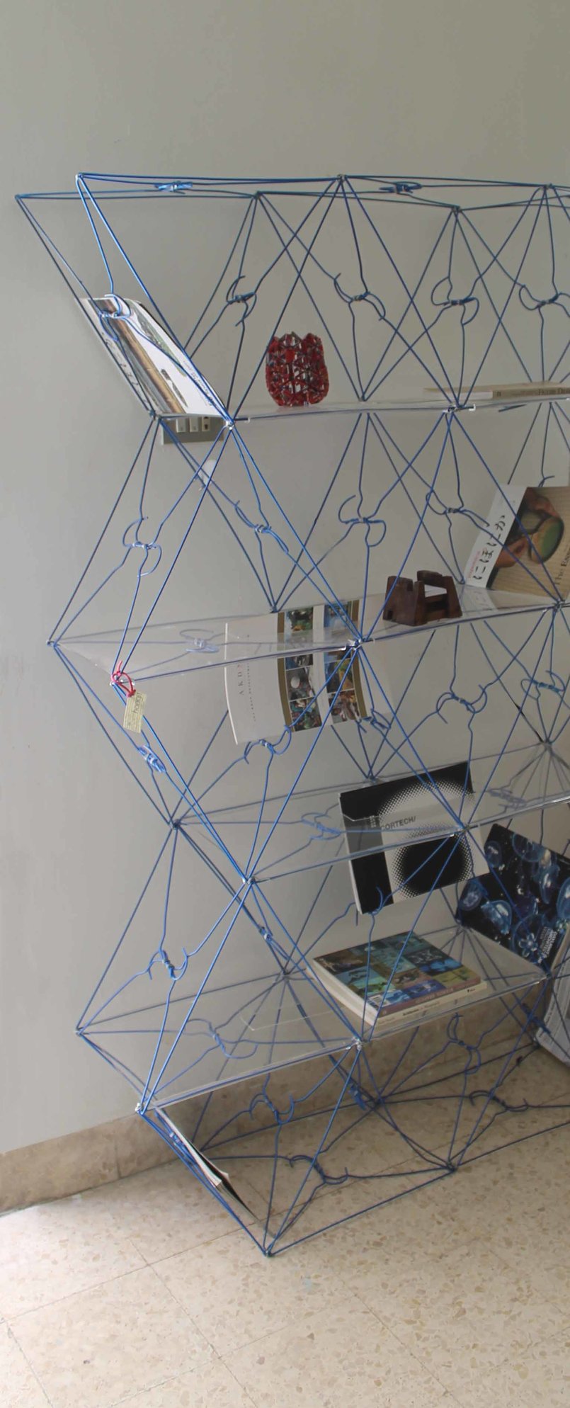 hangit upcycled wire hangers من تصميم Onur Lambaz- onurlambaz187590