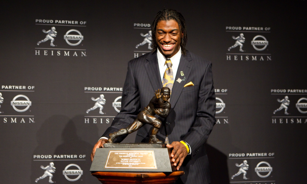 Robert Griffin III remporte le Heisman Trophy 2011 – The Blue Pennant