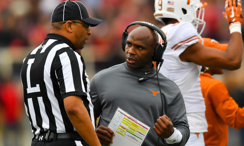 Charlie Strong rebondit à South Florida – The Blue Pennant