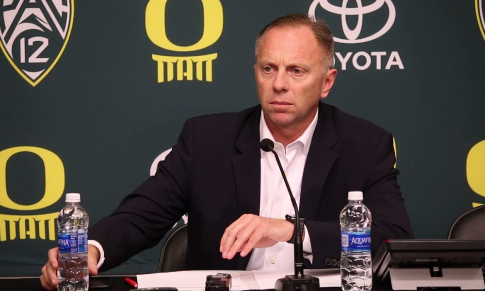 Rob Mullens nommé à la présidence du comité de sélection du CFB Playoff ...