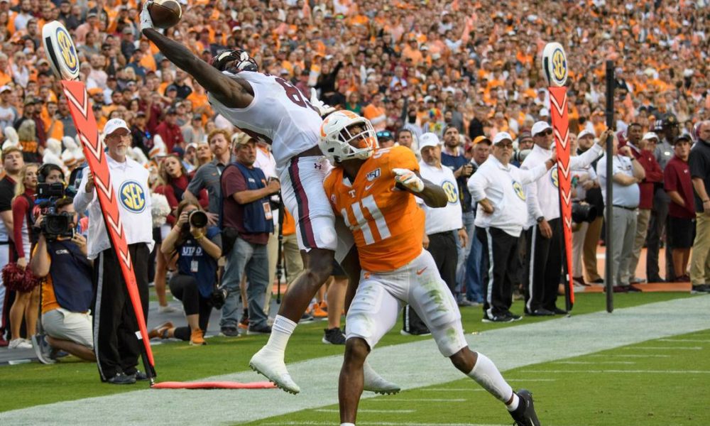 L’incroyable réception à une main de WR Bryan Edwards – The Blue Pennant