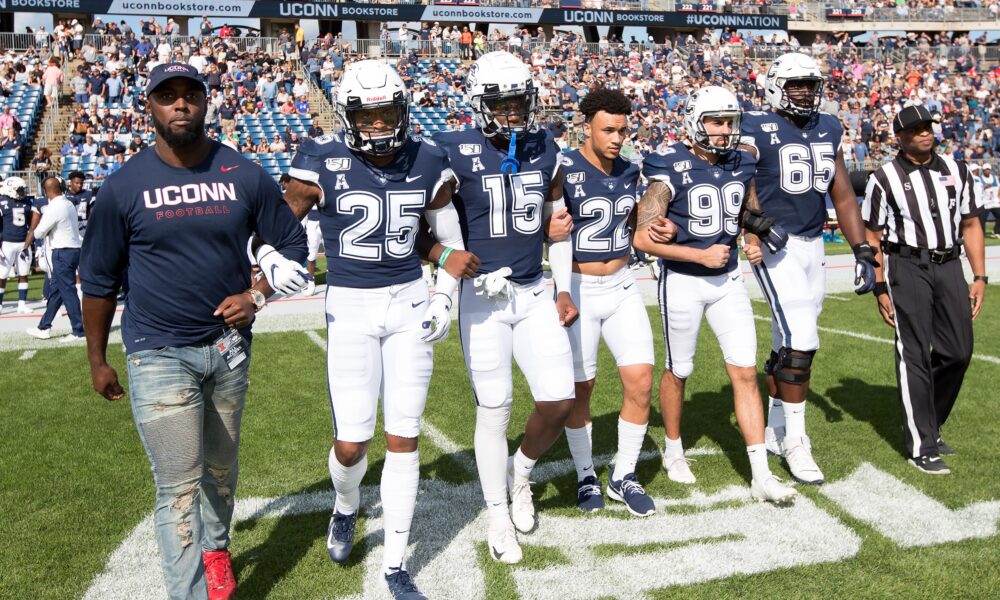 UConn devient le 1er programme FBS à annuler sa saison de football ...