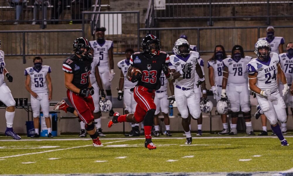 RB CJ Evans marque un TD de 75 yards sur le premier jeu de la saison ...