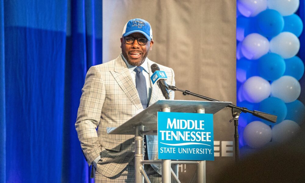Derek Mason fait son retour comme head coach de Middle Tennessee – The ...