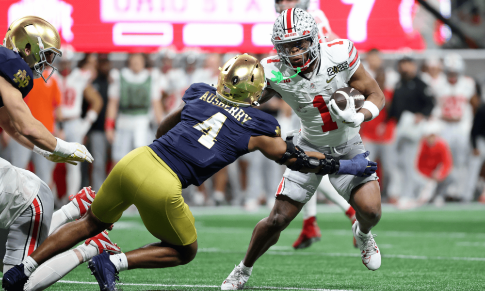 Le stiff arm de RB Quinshon Judkins qui donne les devants à Ohio State ...