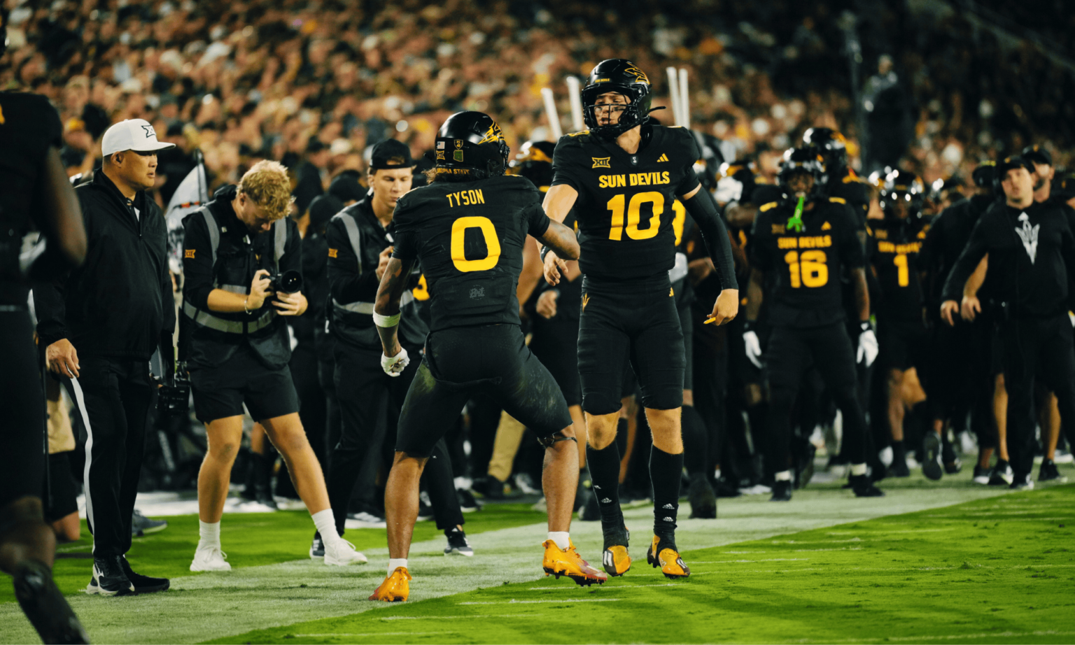 Arizona State-TCU (27-24) : QB Sam Leavitt renverse les Horned Frogs ...