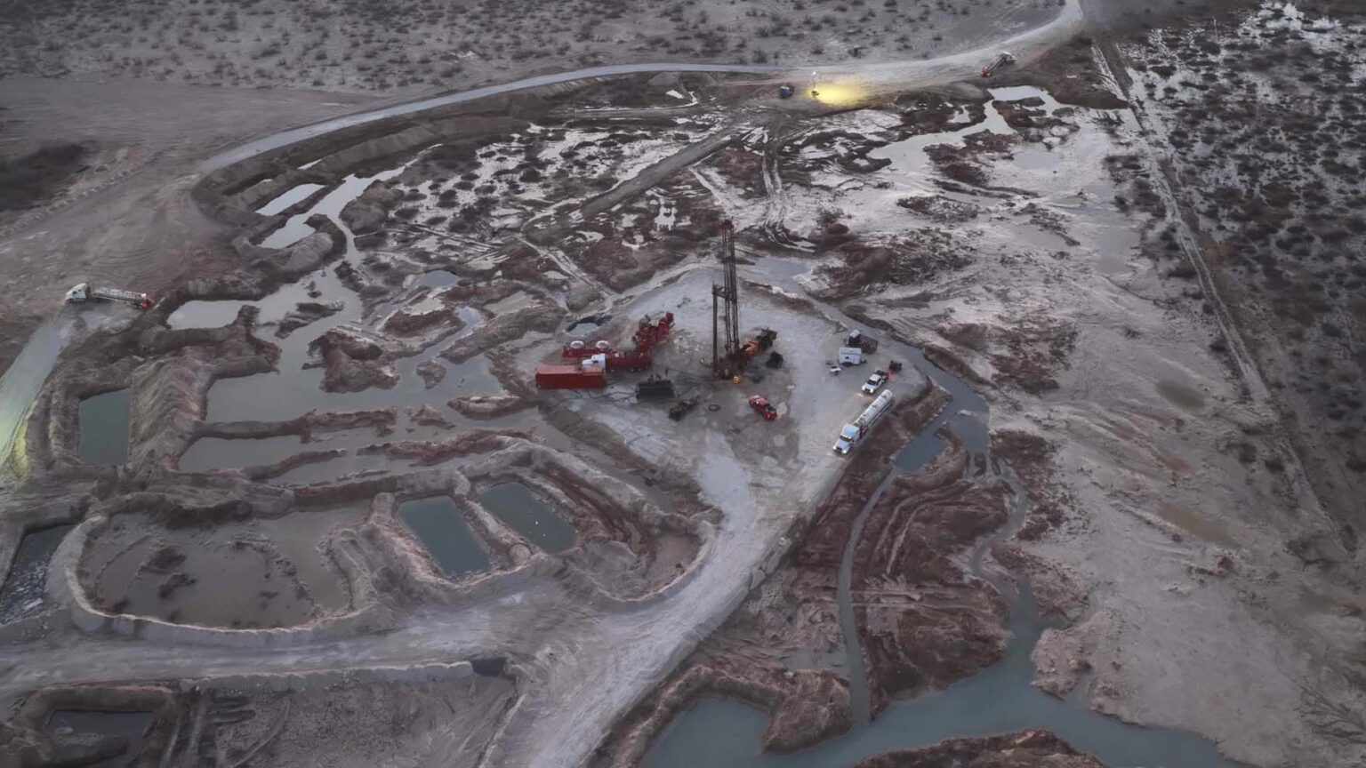 As toxic water flows at Lake Boehmer, regulators fight over who’s ...