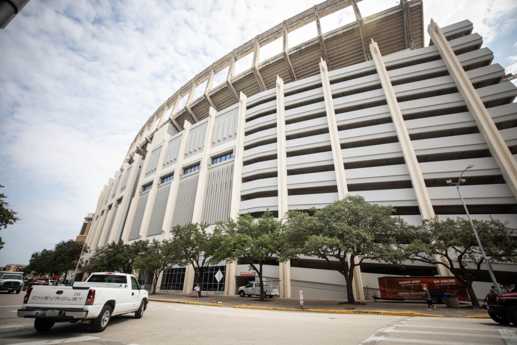 UT’s iconic football stadium celebrates 100 years of memories | Texas ...