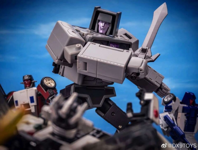 D14 Capone | DX9 Toys Attila Combiner | TFSource