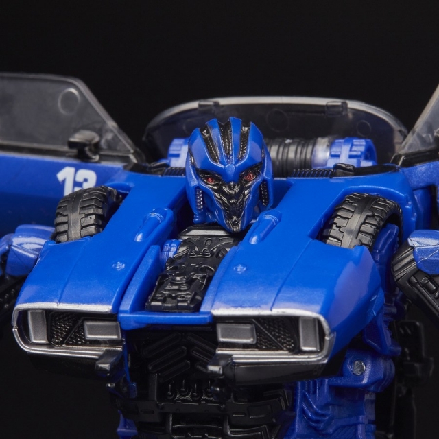 46 Dropkick Deluxe Class | Transformers Studio Series | Hasbro