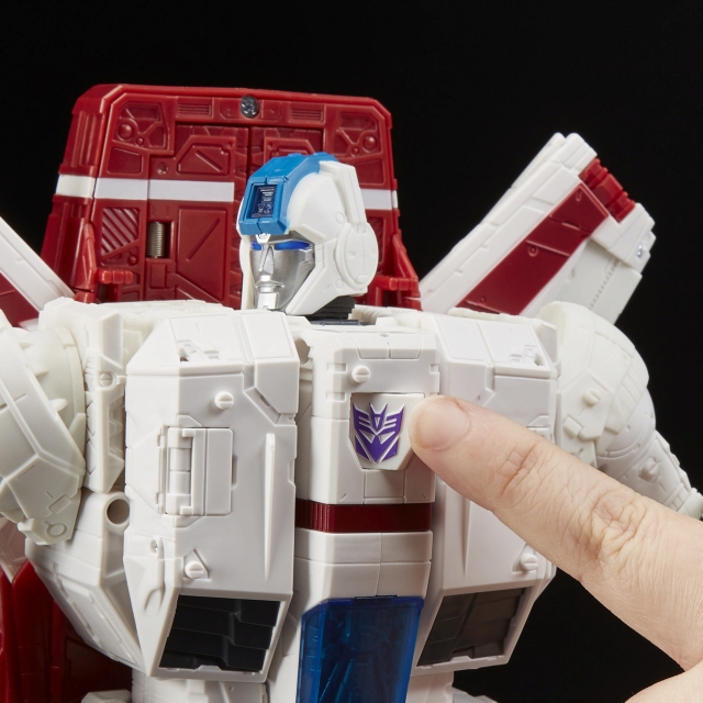 WFC-S28 Jetfire Commander Class | Transformers Generations War for ...