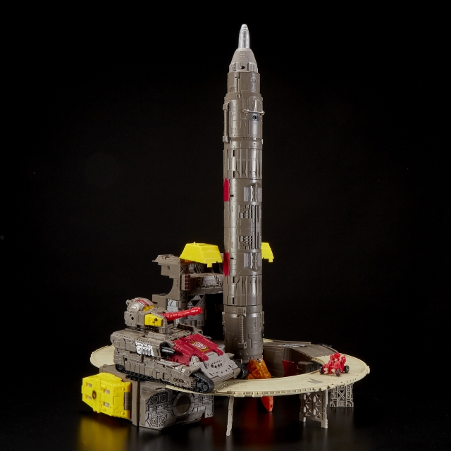 Titan Class WFC-S29 Omega Supreme | Transformers War for Cybertron ...