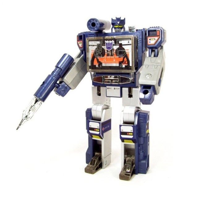 Soundwave | Commemorative Series Transformers Reissue | Toygeek