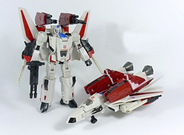 Jetfire Cybertron Con Exclusive | Henkei Transformers Figure | Toygeek