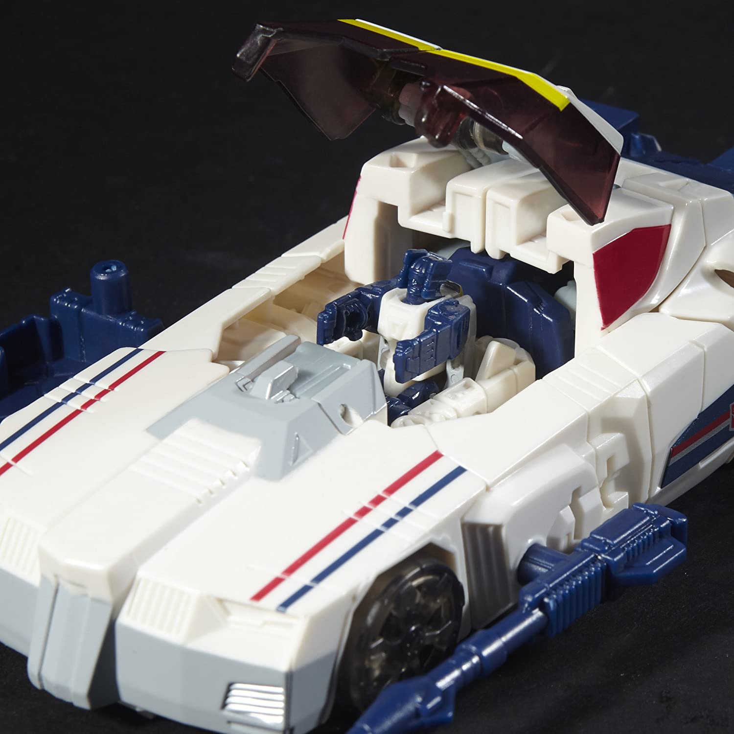 Breakaway with Throttle Deluxe Class | Transformers Generations Titans ...
