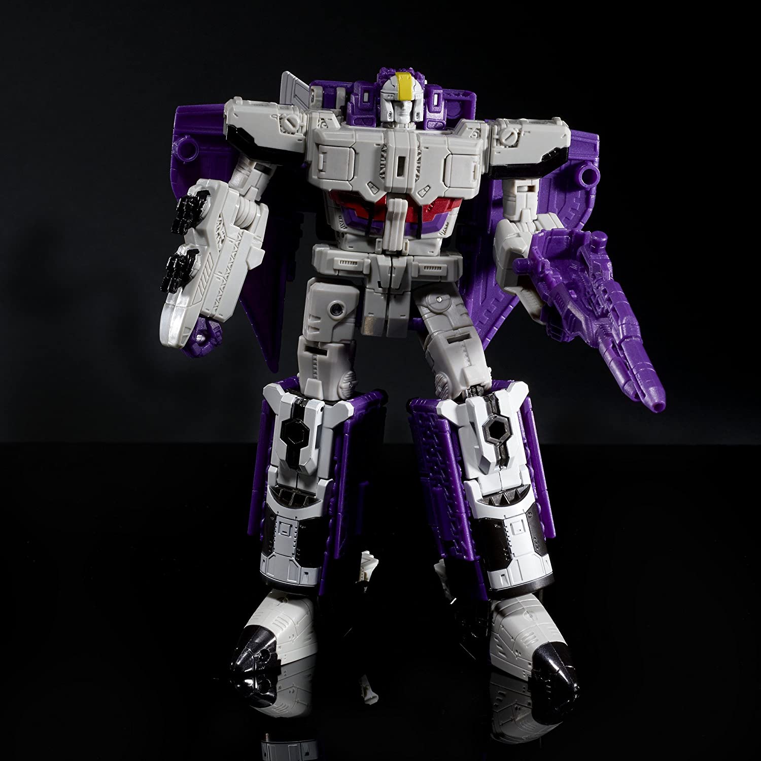 Astrotrain and Darkmoon Voyager Class | Transformers Generations Titans ...