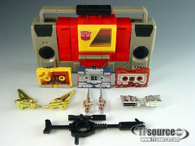 Blaster and Cassettes SDCC Exclusive | Transformers G1 Reissues Universe