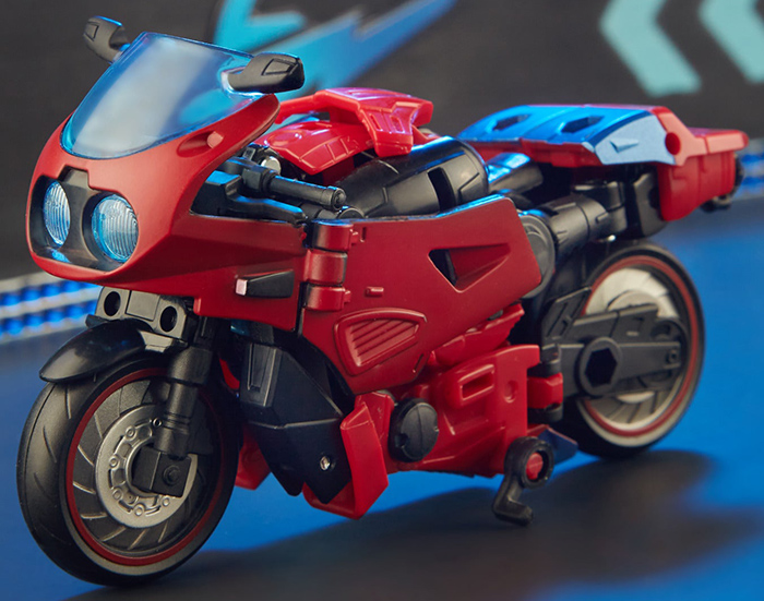 Road Rocket | Velocitron Transformers Figure | Toygeek
