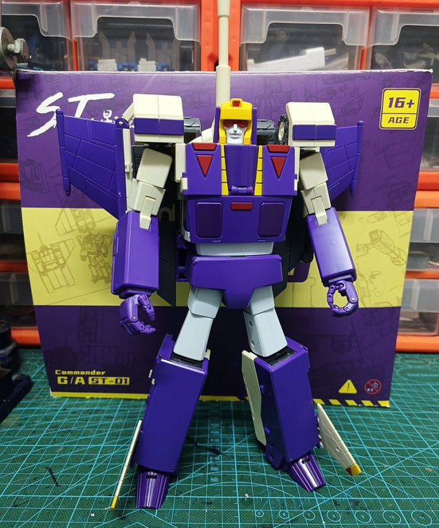 ST-01 Commander | Star Toy