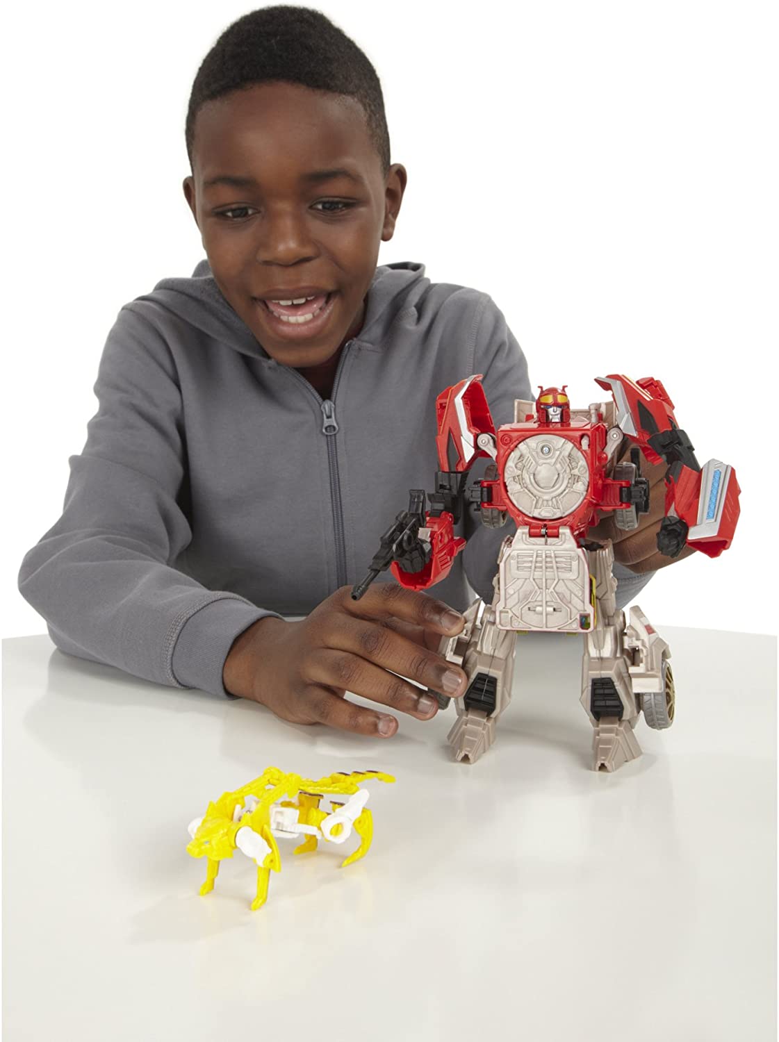 Autobot Blaster with Steeljaw Voyager Class | Transformers Generations ...