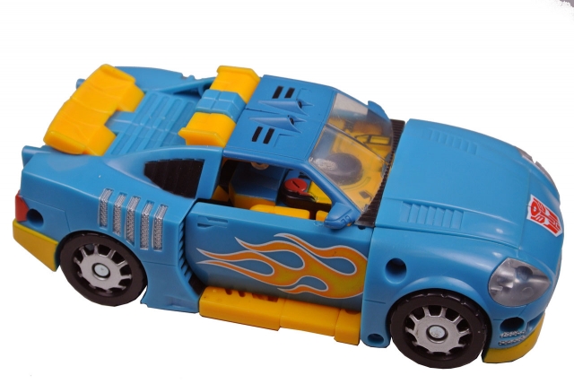 Nightbeat | TFCC Transformers Collectors Club Exclusive | Hasbro Funpub