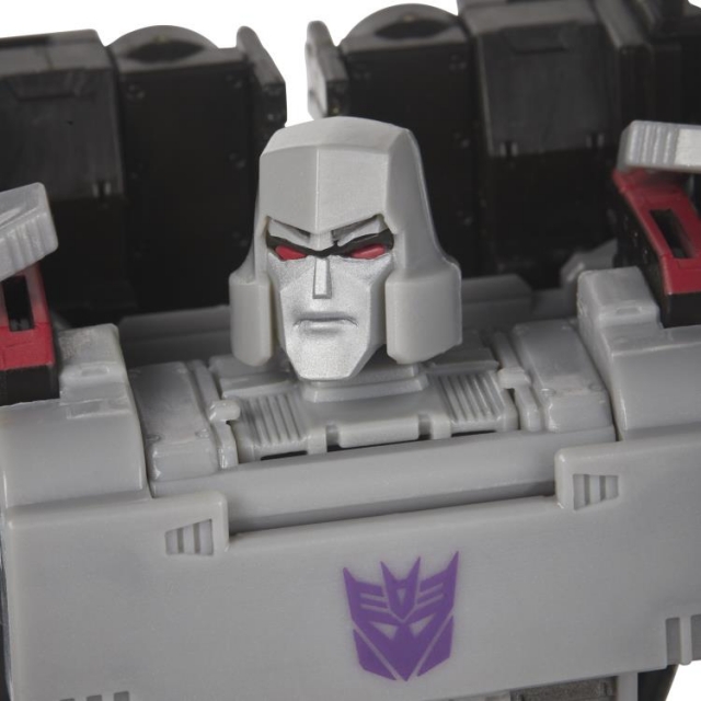 ER-13 Megatron Japanese Version | War for Cybertron Earthrise ...