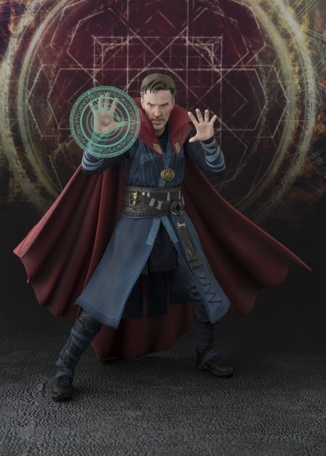 Doctor Strange and Burning Flame Set S.H. Figuarts | Bandai Tamashii ...