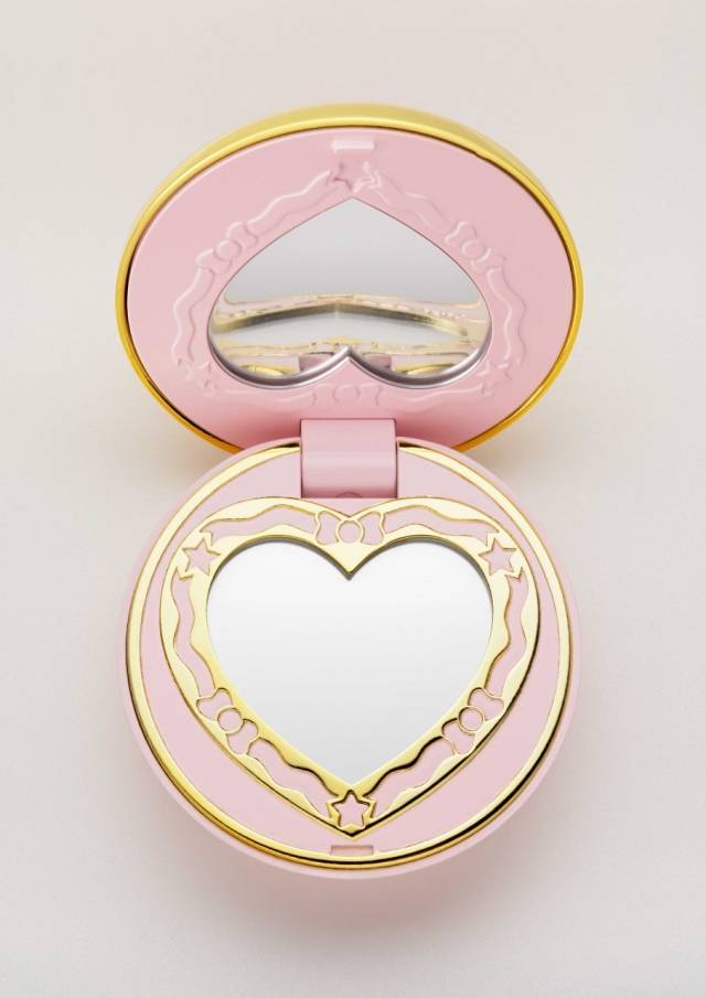 Sailor Chibi Moon Prism Heart Compact S.H. Figuarts | Bandai Tamashii ...