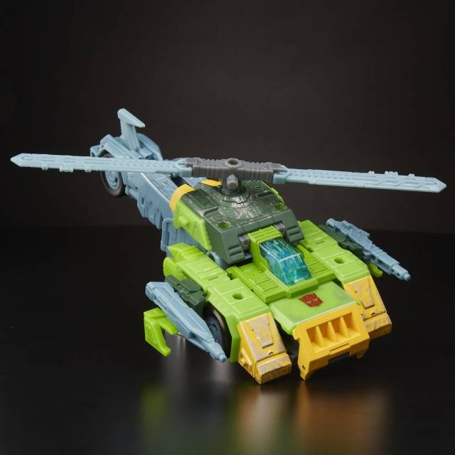 Voyager Class WFC-S38 Autobot Springer | Transformers War for Cybertron ...