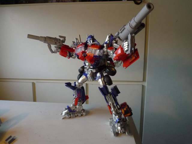 Buster Guns Metallic Silver Version | Cubex | TFSource