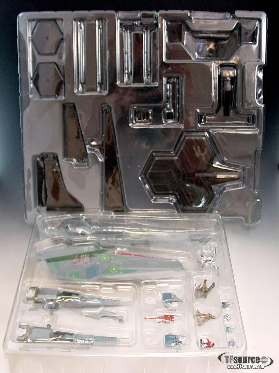 Bandai - Macross Frontier - DX Chogokin Macross Quarter - MIB - 100% ...