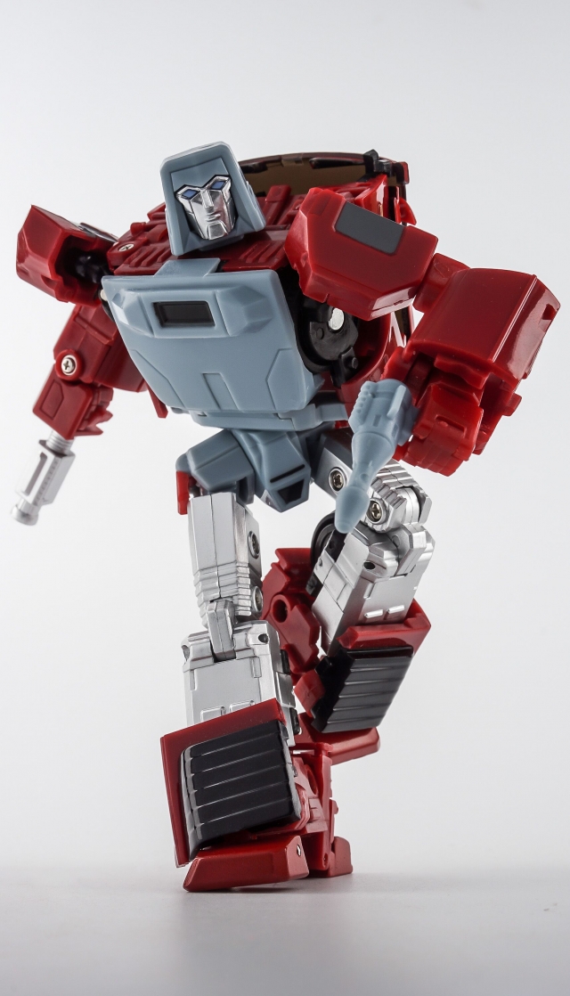MM-6 Boost Toy Version | X-Transbots Master Mini | TFSource