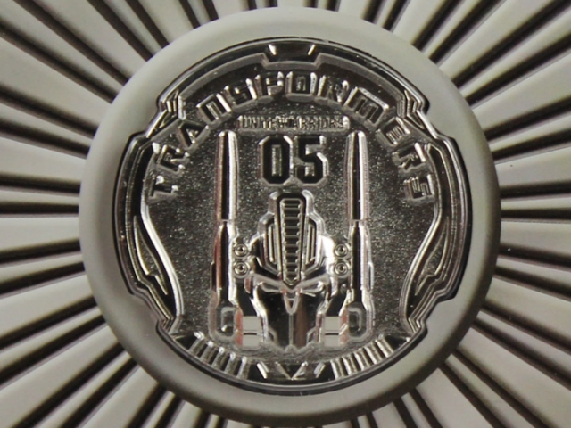 UW-05 Convoy Grand Prime Collectors Coin | Unite Warriors Transformers ...