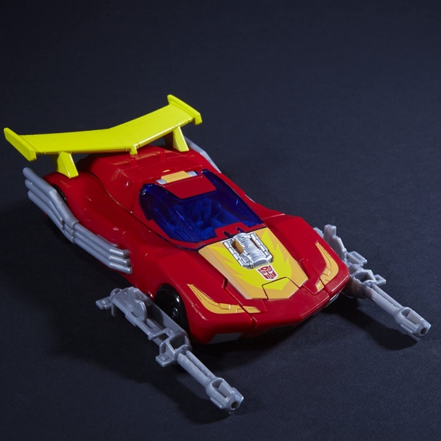 Hot Rod with Firedrive | Titans Return Transformers Figure | Toygeek